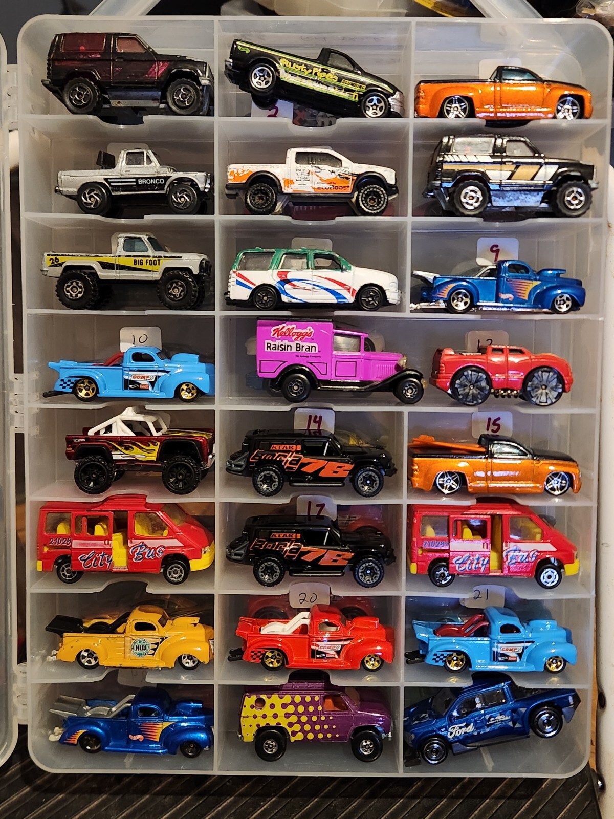 hot wheels & matchbox (case #166) FORD TRUCKS f-150 f-100 bronco ...