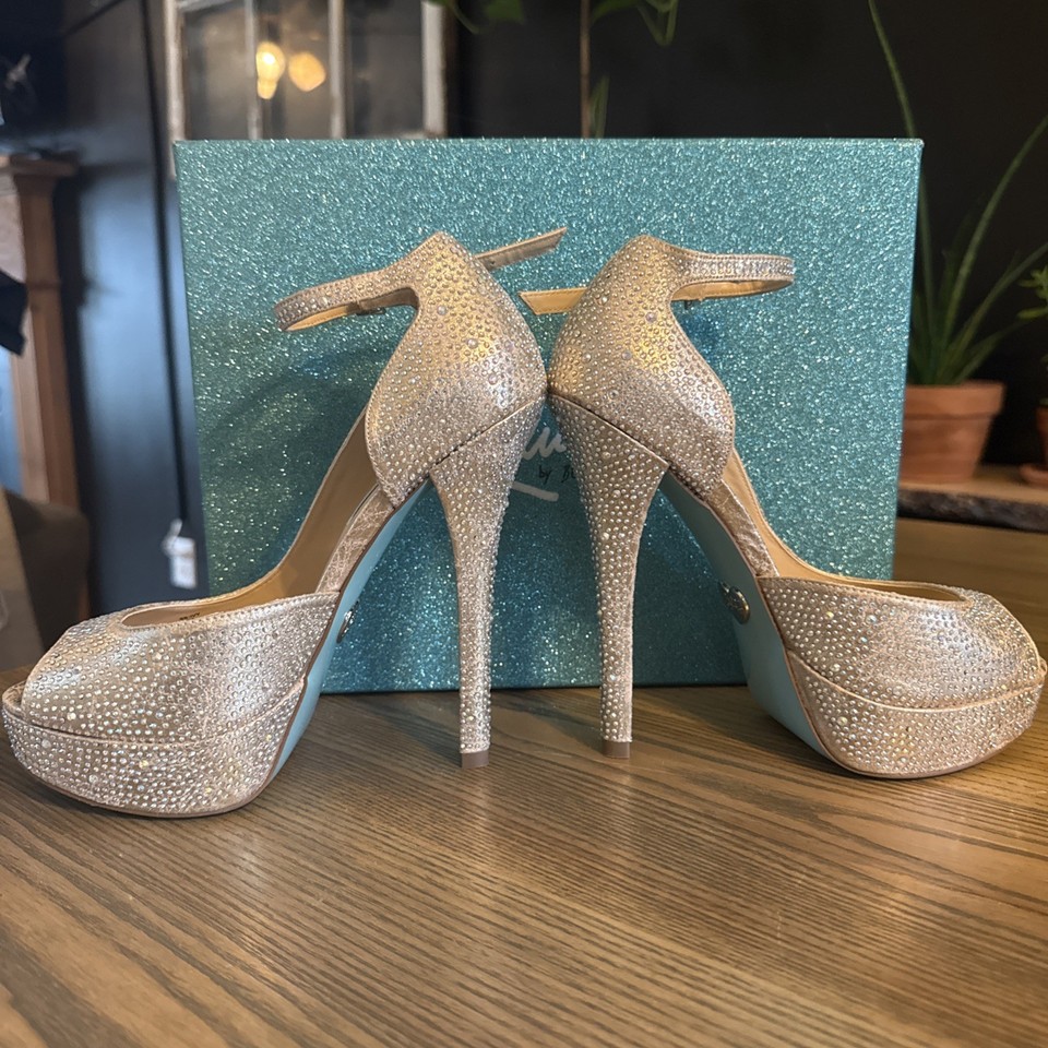 Blue By Betsy Johnson SB-Ivy Champ Fab Sparkle Heels 👠 Size 6.5 with ...