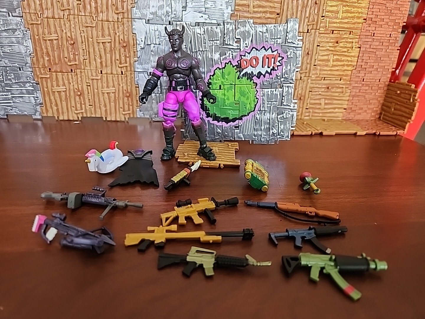 Fortnite Vending Machine 4" Fallen Love Ranger Back Bling Weapons Spray ...