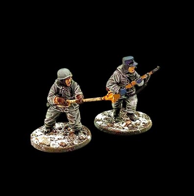 28mm Bolt Action WW2 Winter Fallschirmjager Flamethrower Team painted ...