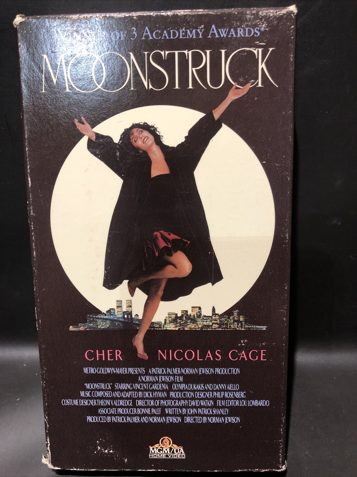 Moonstruck (VHS) 1987 CHER Nicolas Cage Danny Aiello Olympia Dukakis ...