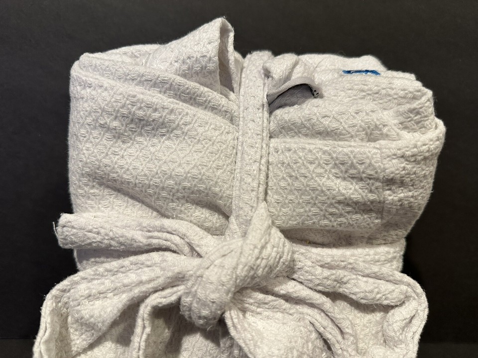 Norwegian Cruise Line White Bath Robe Bliss Collection Waffle One Size ...