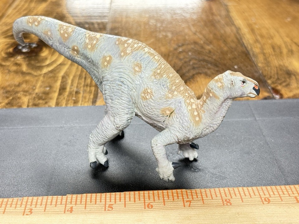Carnegie Collection dinosaurs pristine condition Parasaurolophus and ...