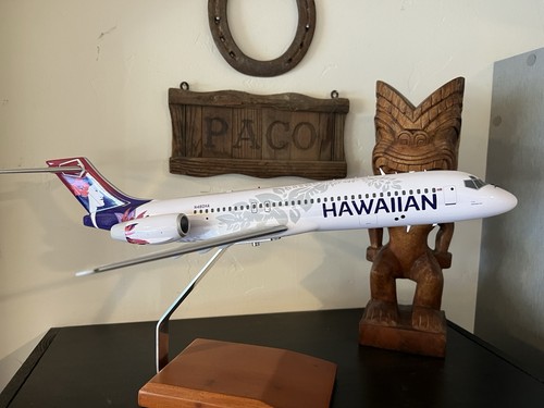 Hawaiian Boeing 717-200 Wood Desk Top Model | eBay