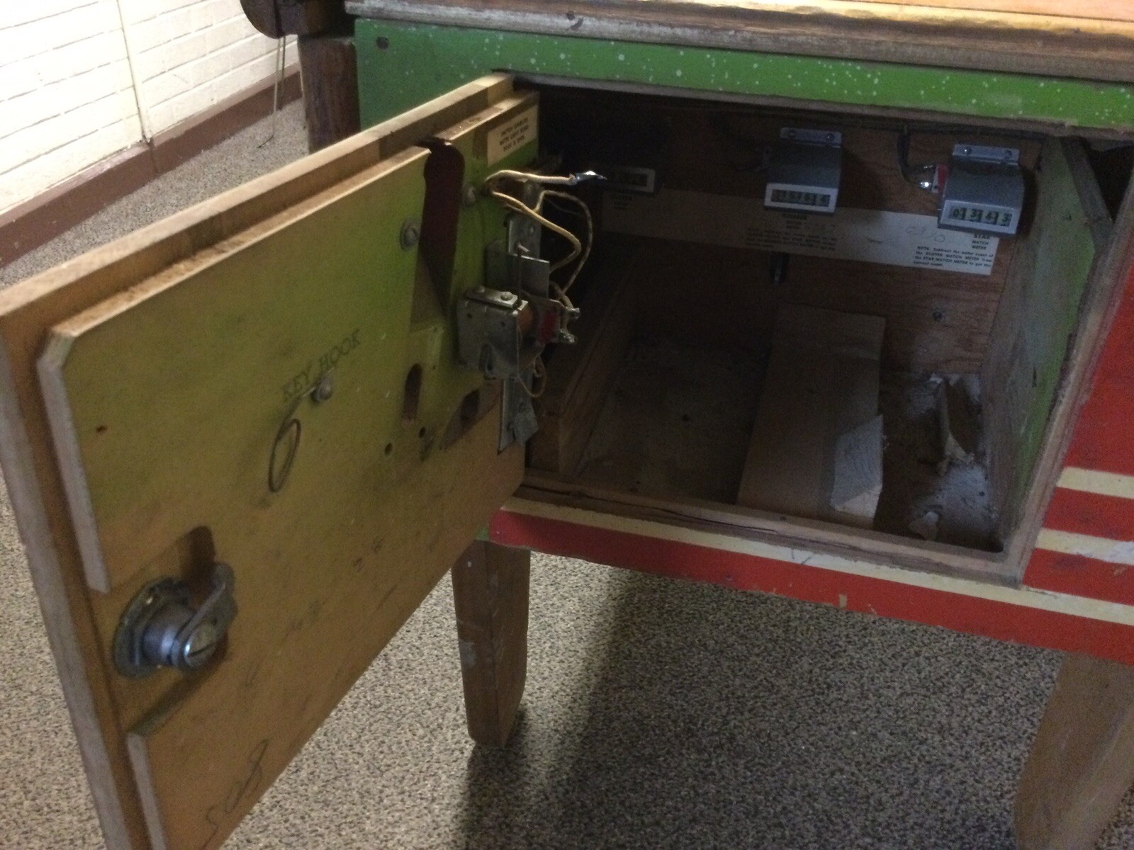 Vintage 1953 United's Imperial Shuffle Alley Puck Bowling Arcade ...