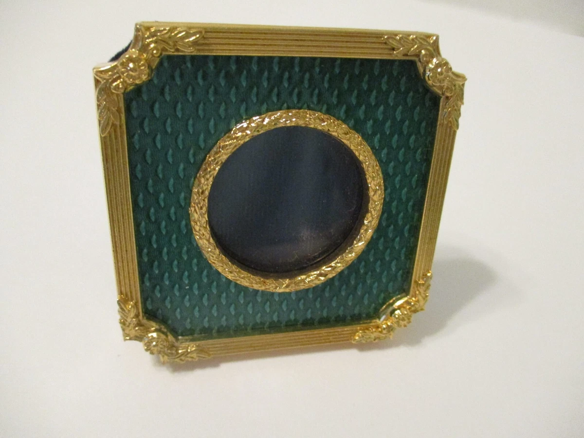 Circle Gold Frame Green
