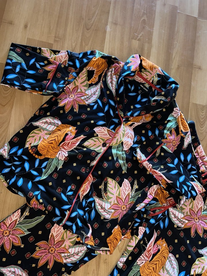 Room service extra large pajama set mint condition tiger/tropical print ...