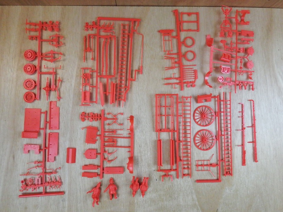 Airfix 1:32 Dennis Fire Engine & Omnibus two model kit set 09441 | eBay UK