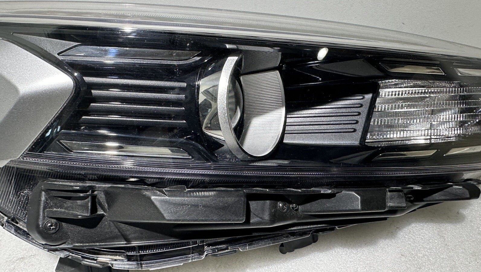 Genuine Kia Composite Assembly 92102-M7500 for sale online | eBay