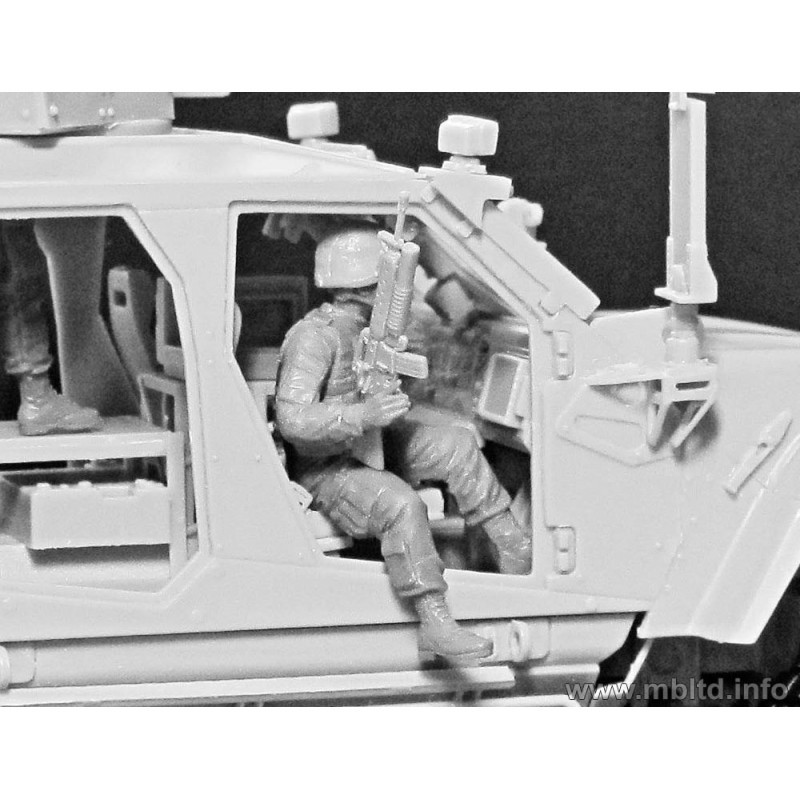 Master Box 35170 US Modern Army Middle East Present day Man Down! 1/35 ...