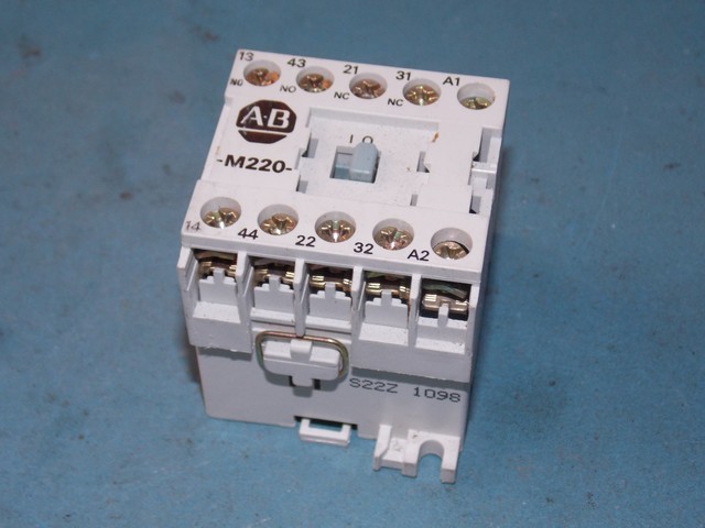 Pcs Allen-Bradley 700dc-m220* Control Relay M220 Series a 600v for sale ...
