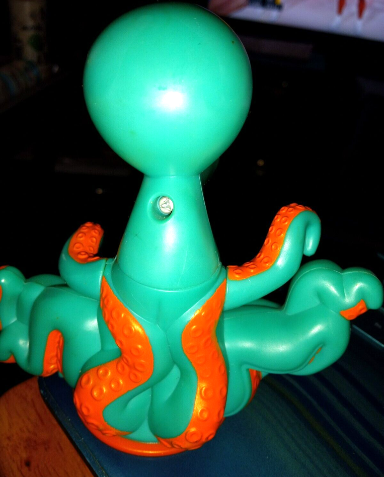 Shark Tale Luca the Octopus Burger King Kids Meal Suction Movie Figure ...