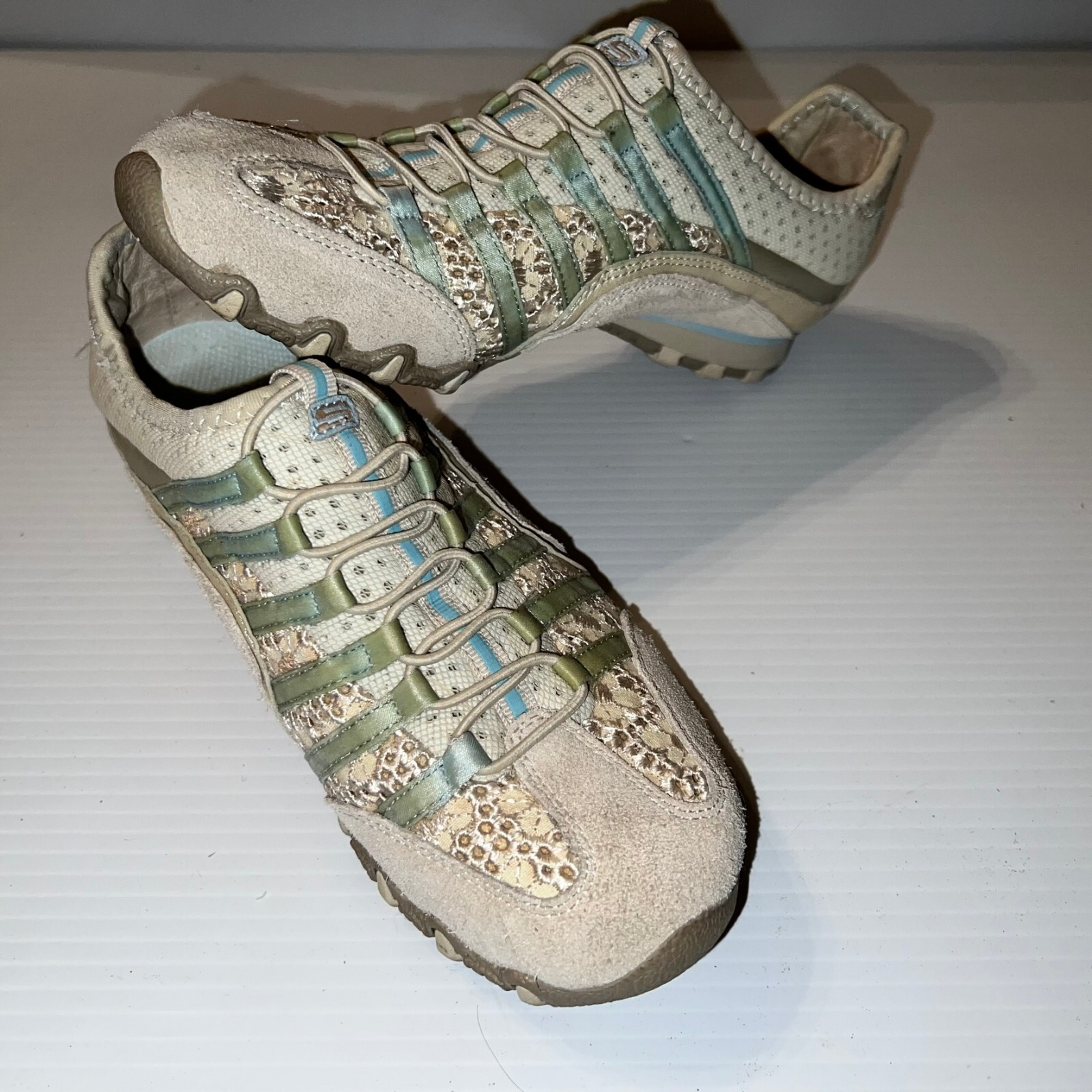 Skechers Womens Lacey Suede Leather Bicycle Tan Size 6 - Gem