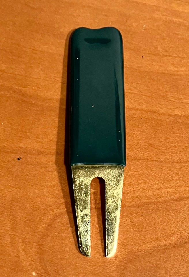 Old Elm Club (Chicago Illinois) Vintage Logo Golf Ball Mark Repair ...