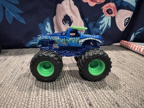 Hot Wheel Monster Jam Truck 1/64 Diecast Exclusive El Toro Loco Blue ...