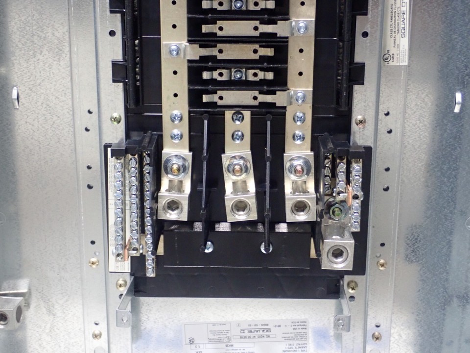 Square D Type NQ Main Lug Panelboard 225Amp 3PH 208Y/120V 4W 42 Circuit ...