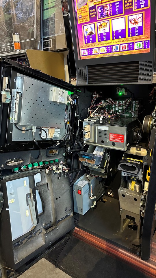 Aristocrat Buffalo Slot Machine | eBay