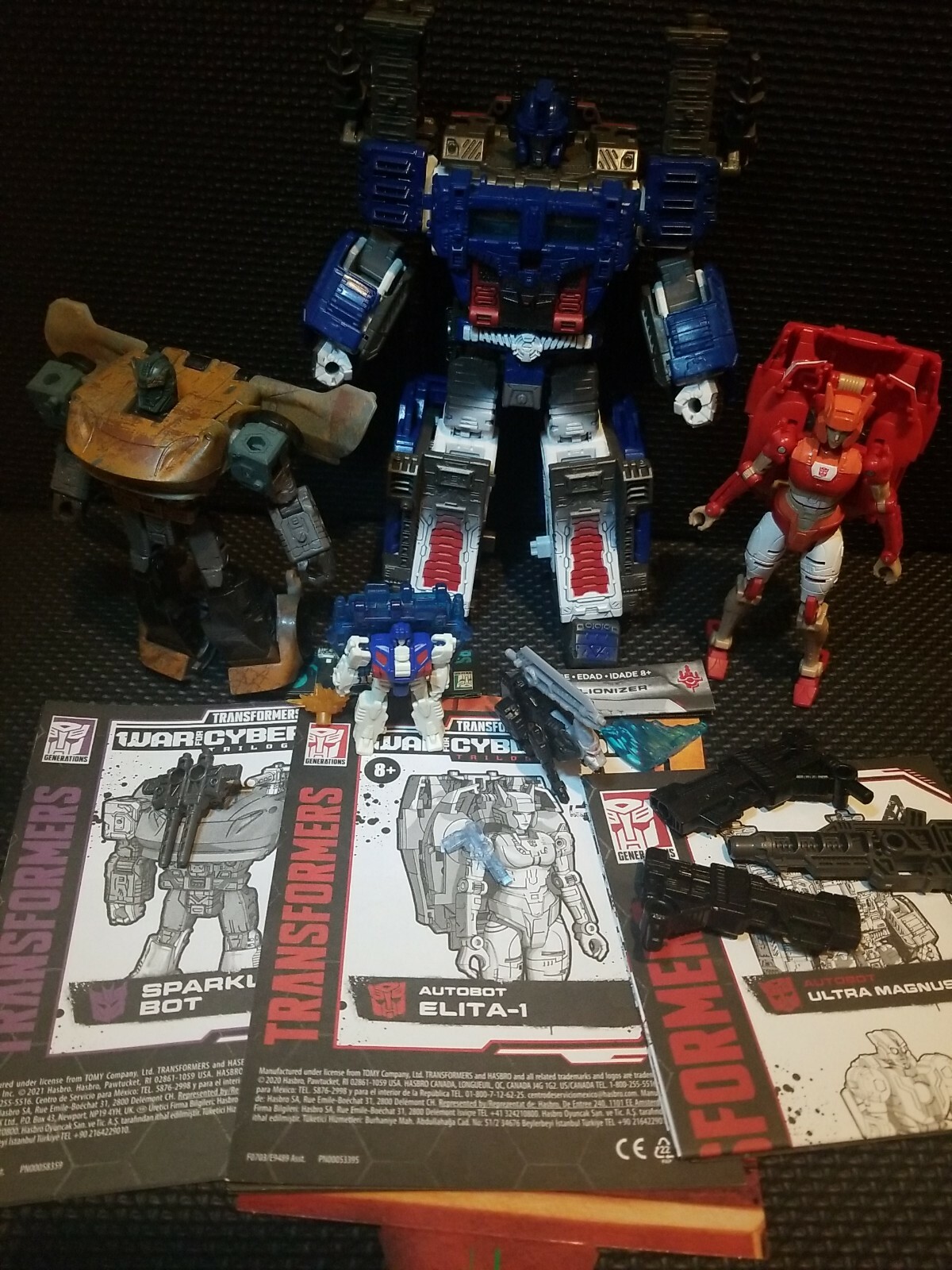 Transformers Netflix Ultra Magnus + Elita-1 + Sparkless Bot and extras ...