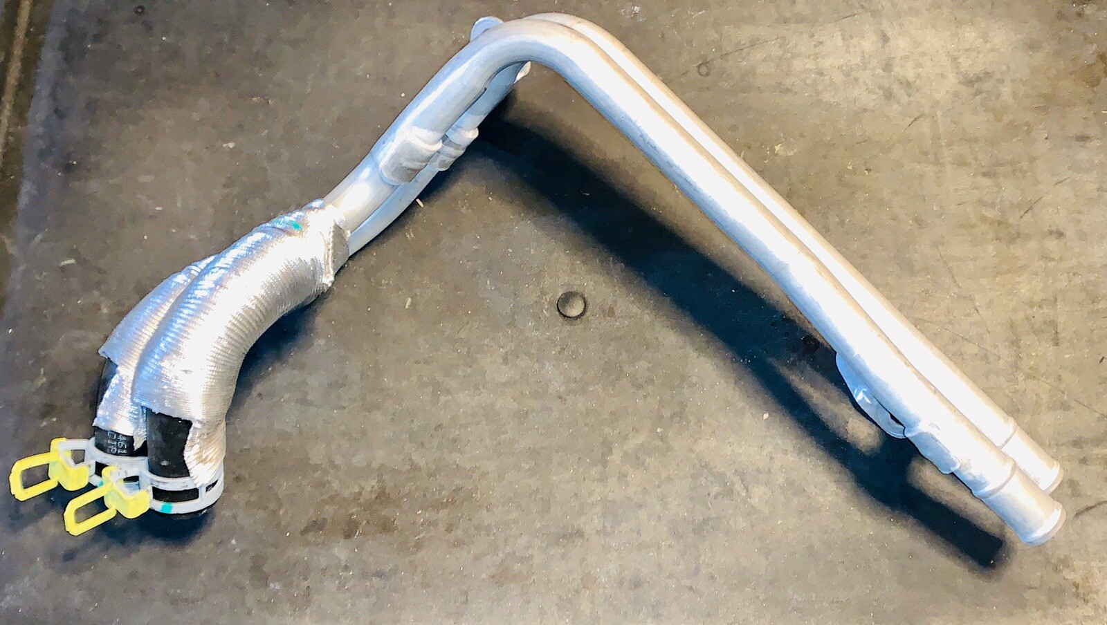 2016, 2017, 2018, 2019 FIAT 500X engine oil cooler pipe 05047388AD | eBay