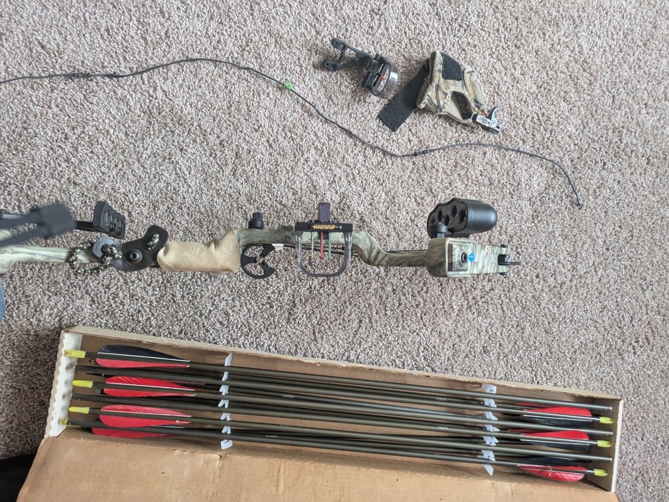 Diamond Razor Edge | Compound Bow | Excellent Condition | 30 - 60 lb ...