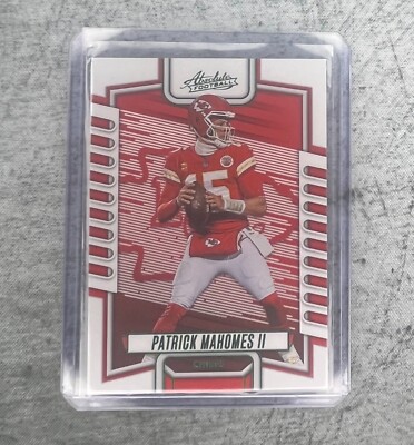 RARE Patrick Mahomes II Green Parallel Base 2023 Absolute Football No ...