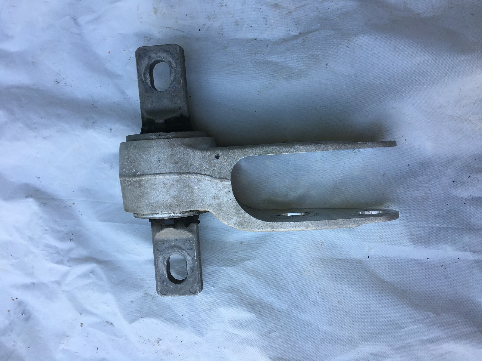 2014-2019 Tesla Model X Left front drive unit clevis mount 1055366 | eBay