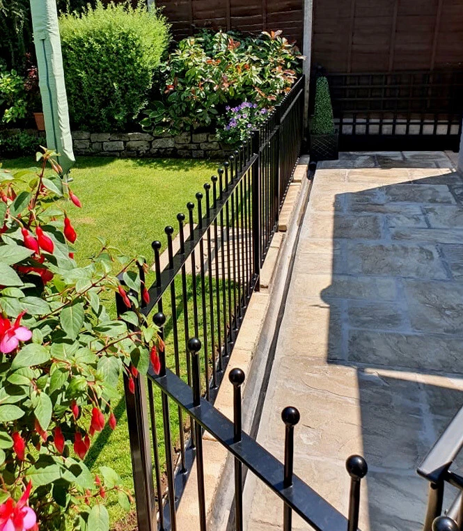 Metal Garden Railings | Fasci Garden