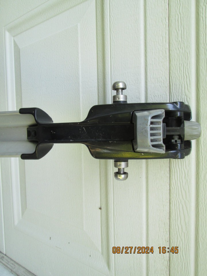 Thule (shorter than) 518 Echelon Rooftop Bike Rack/Carrier Fork Mount ...