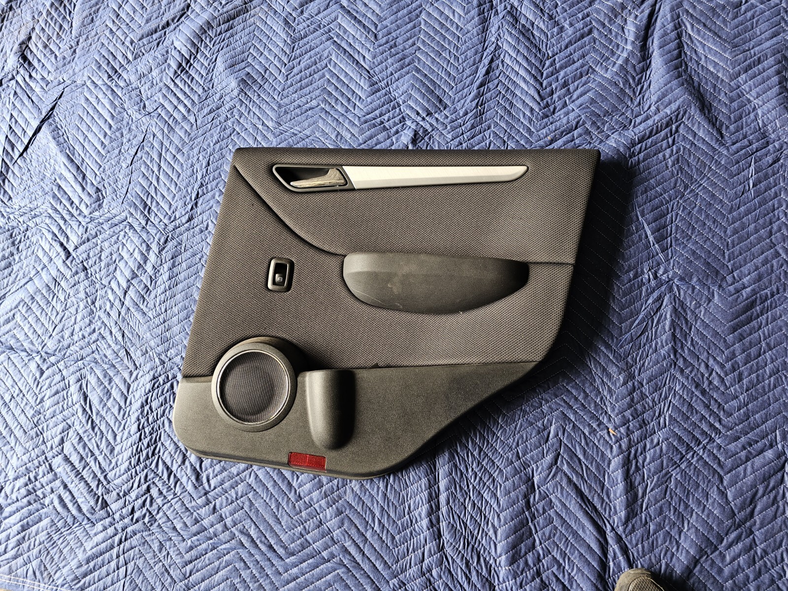 88KM RIGHT REAR DOOR TRIM MERCEDES W245 B 200 RHR Inner DRIVERS BACK ...