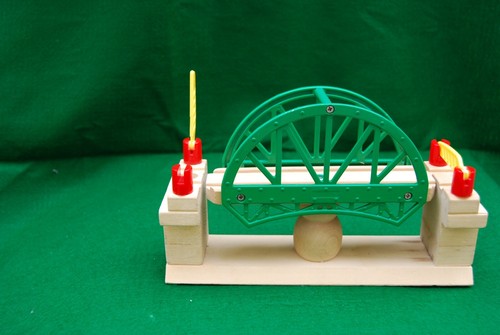 BATTAT Wooden Metal Plastic Turning Draw Bridge w Train Track BRIO ...