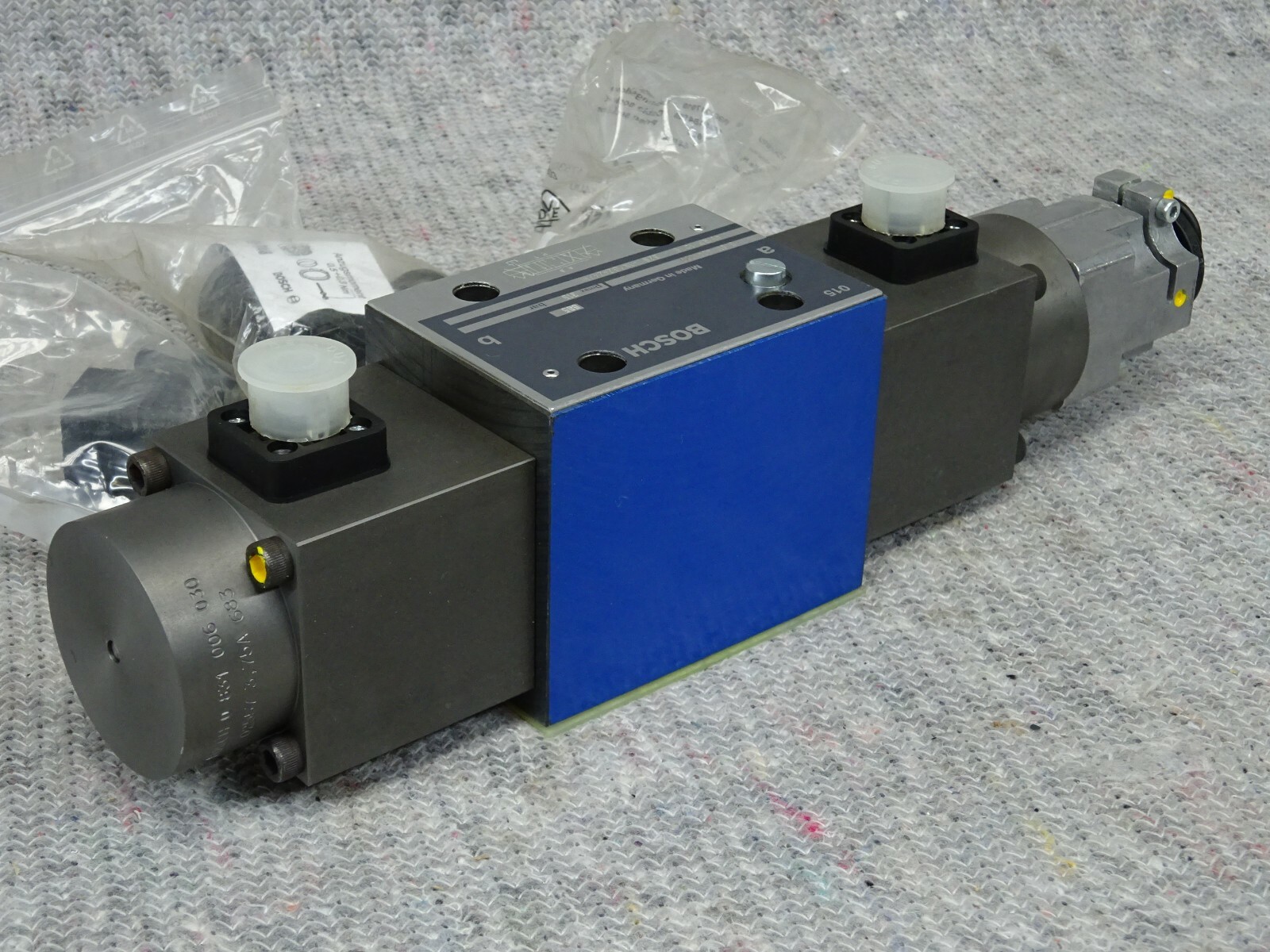 BOSCH REXROTH 0 811 404 003 Valve 0811404003 / 4WRP 10 E-32S-1X/G24Z4/M ...