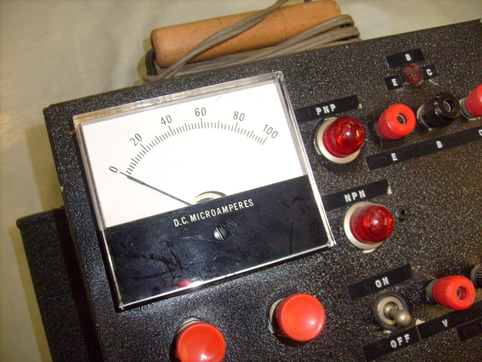 Vintage Ham Radio Bench meter tester - Scope , PNP NPN program plug ...
