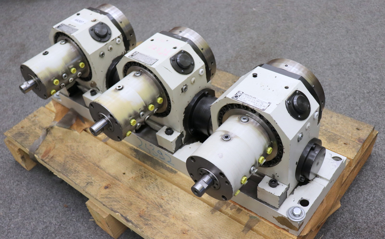 FIBRO NC-Rundtisch 3-fach NC 2.01.0160.0.1.04.02 mit 3x NC 2.01.0160.0 ...