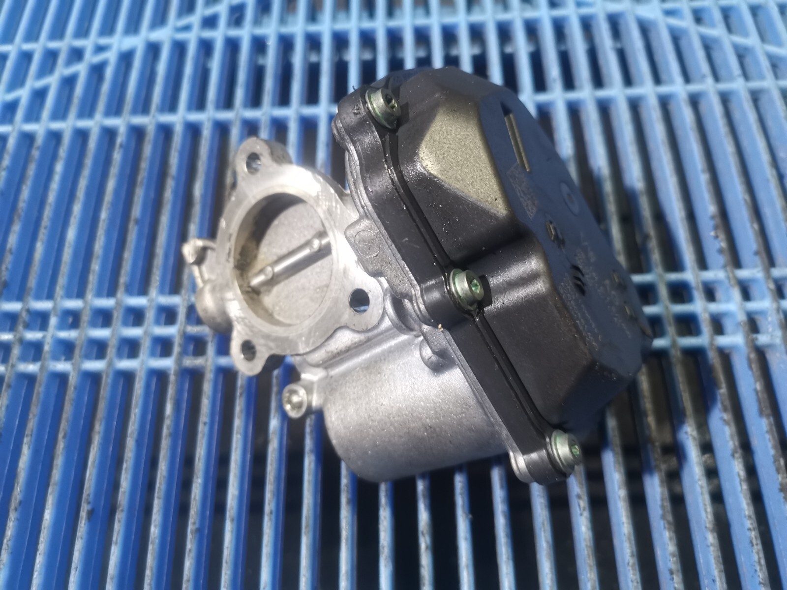 AUDI Q5 2016 2.0 TDI EGR COOLER VALVE 04L131501B - CNH CNHC | eBay