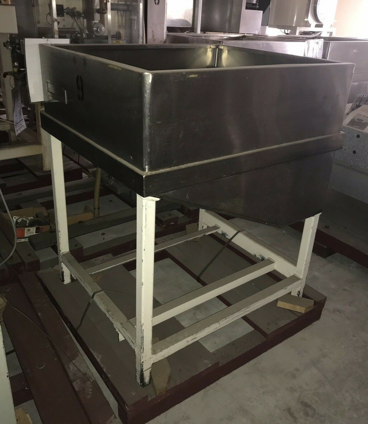 10 cu. ft. Stainless Steel Bulk Powder Storage Bin/Hopper | eBay