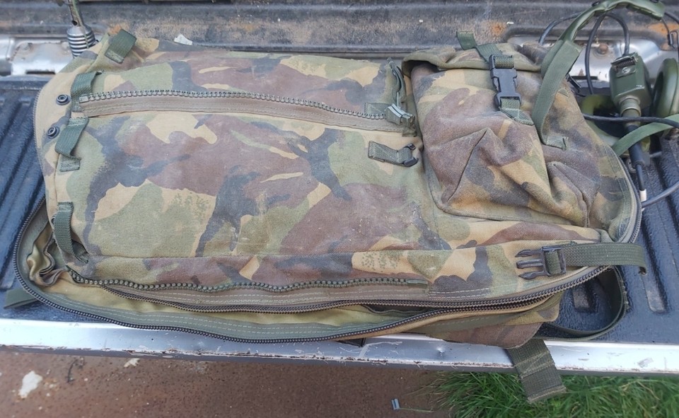CLANSMAN ARMY MILITARY RADIO UK/PRC320 MANPACK USB AND LSB | eBay