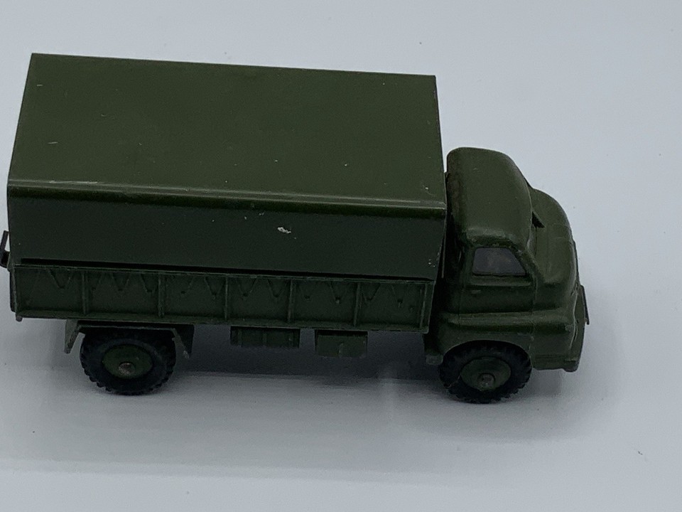 VINTAGE DINKY TOYS LOT OF VEHICLES 621, 626, 641, 689, 660 Centurion ...