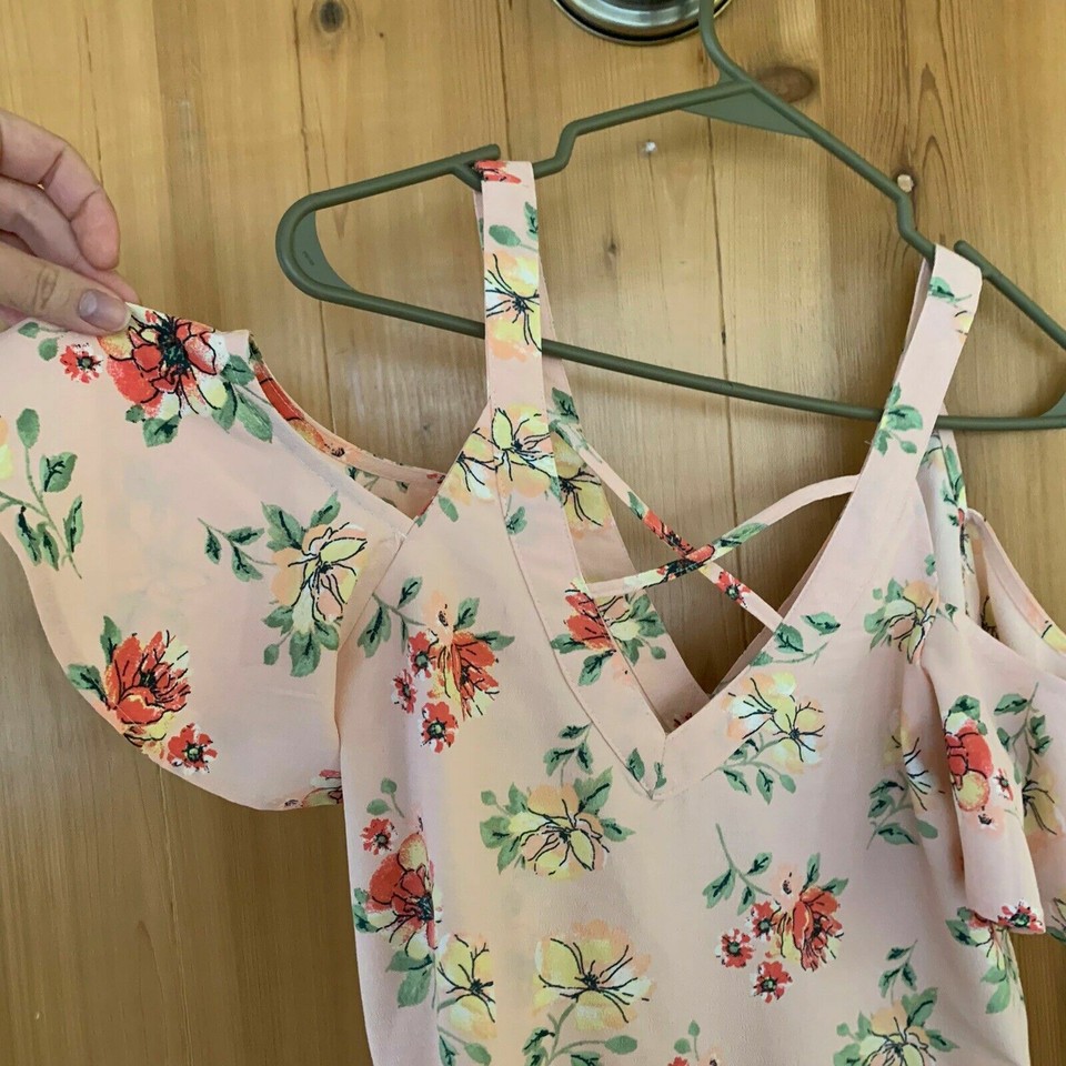 MINE Anthropologie Pink Cold Shoulder Floral V-Neck Short Sleeve Shirt ...