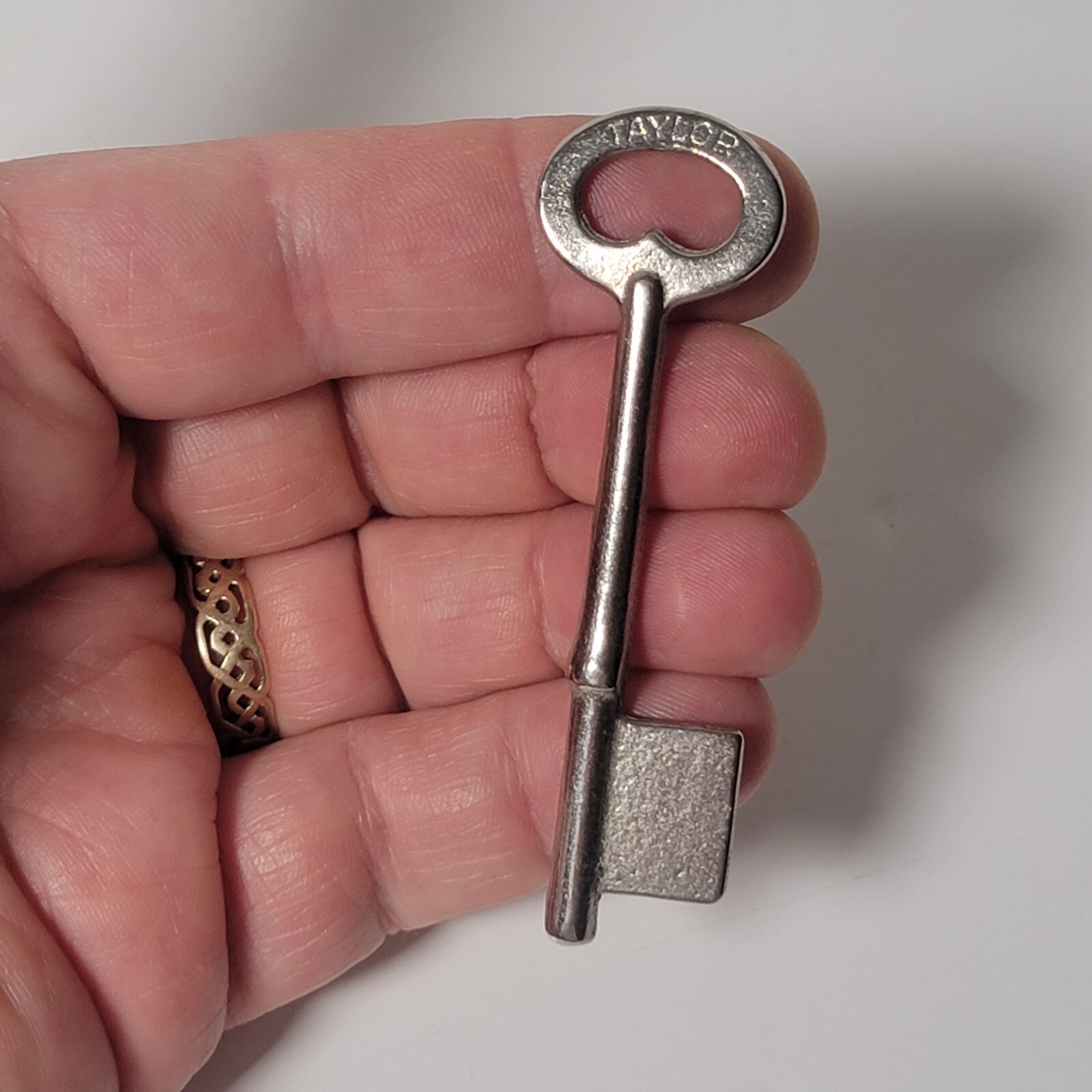 Vtg NOS Taylor Lock Co No G506 Uncut Solid Barrel Skeleton Key Nickel ...