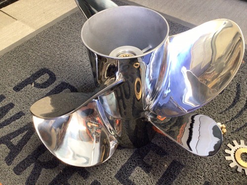 Suzuki Propellers Df325 / 350 Hp Twin Set 22 | eBay Australia