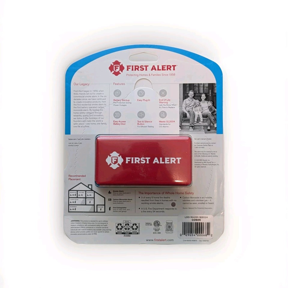 First Alert CO605 Carbon Monoxide Plug-In Alarm Battery Backup 9V ...