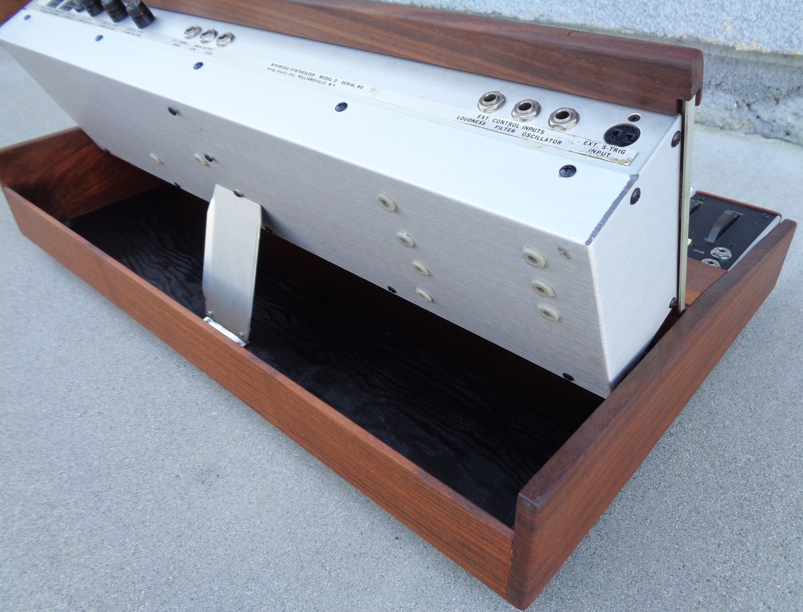 Moog muSonics Minimoog - Pro-Serviced w/Restoration - Original Model D ...