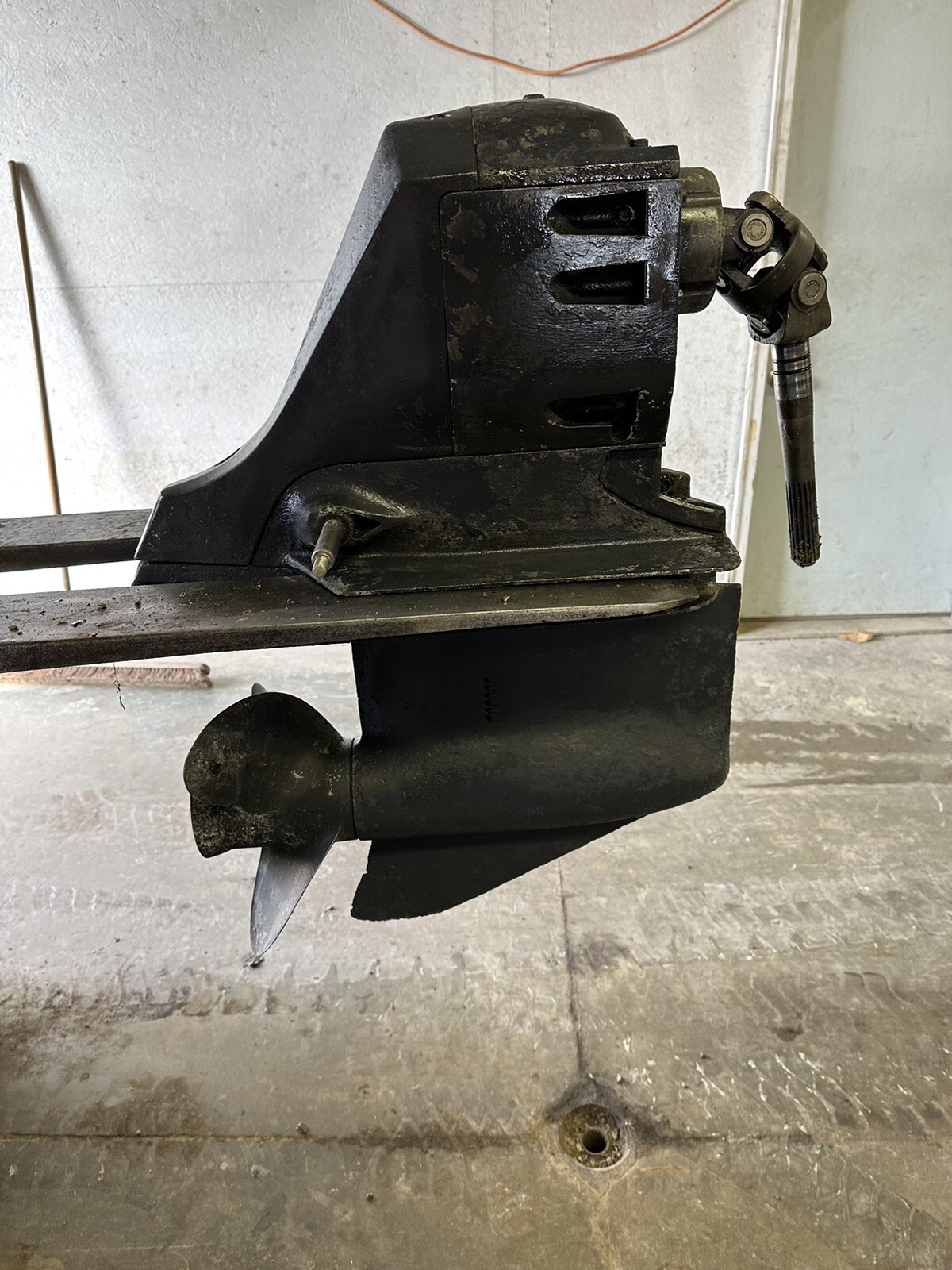 92 OMC King Cobra outdrive Reverse Rotation 98hrs out drive 986043 ...