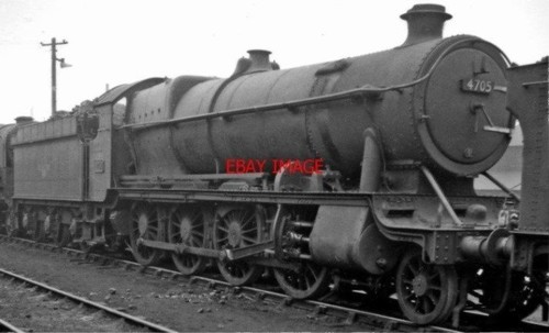 PHOTO GWR 47XX NO 4705 1962 ON SHED AT SOUTHALL LOCO SHED | eBay
