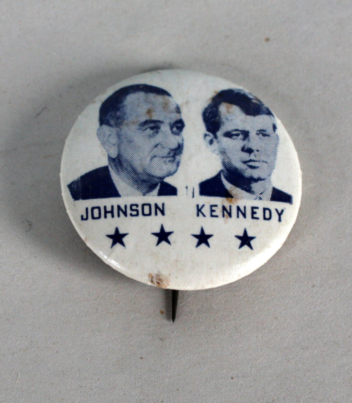 ROBERT F. KENNEDY-LYDON B. JOHNSON POLITICAL PIN BUTTON WITH UNION ...
