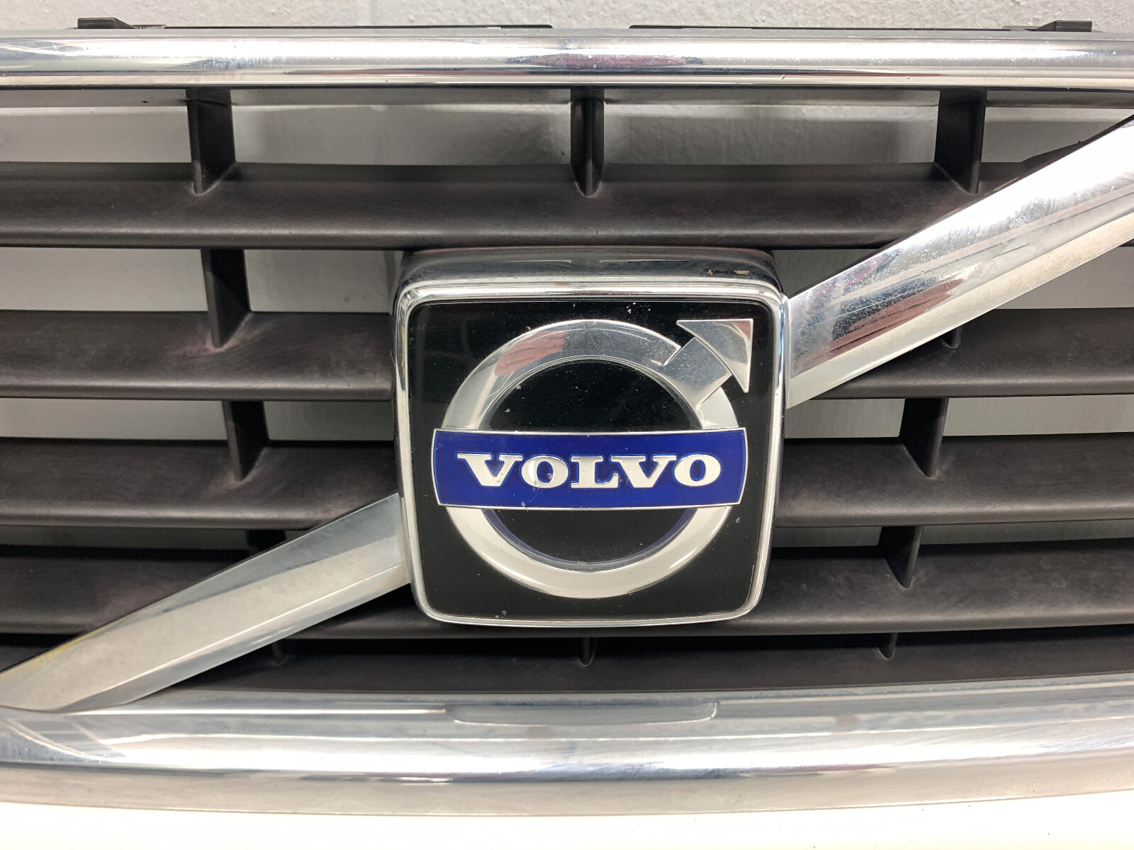 08-11 Volvo S40 Front Grill Assembly 30744914 | eBay