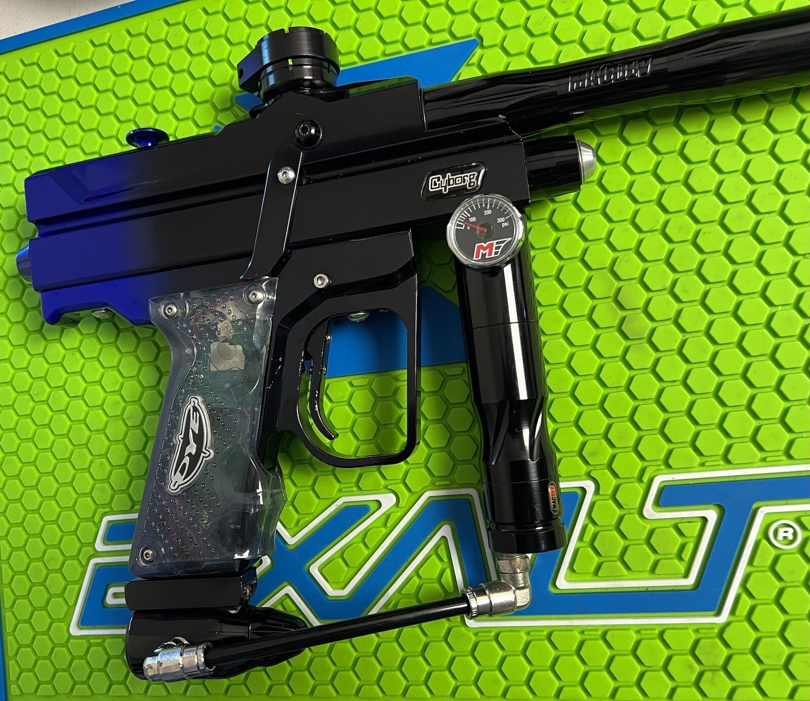 MACDEV 04/2005 CYBORG PAINTBALL MARKER- GLOSS BLACK/ BLUE FADE + CASE ...