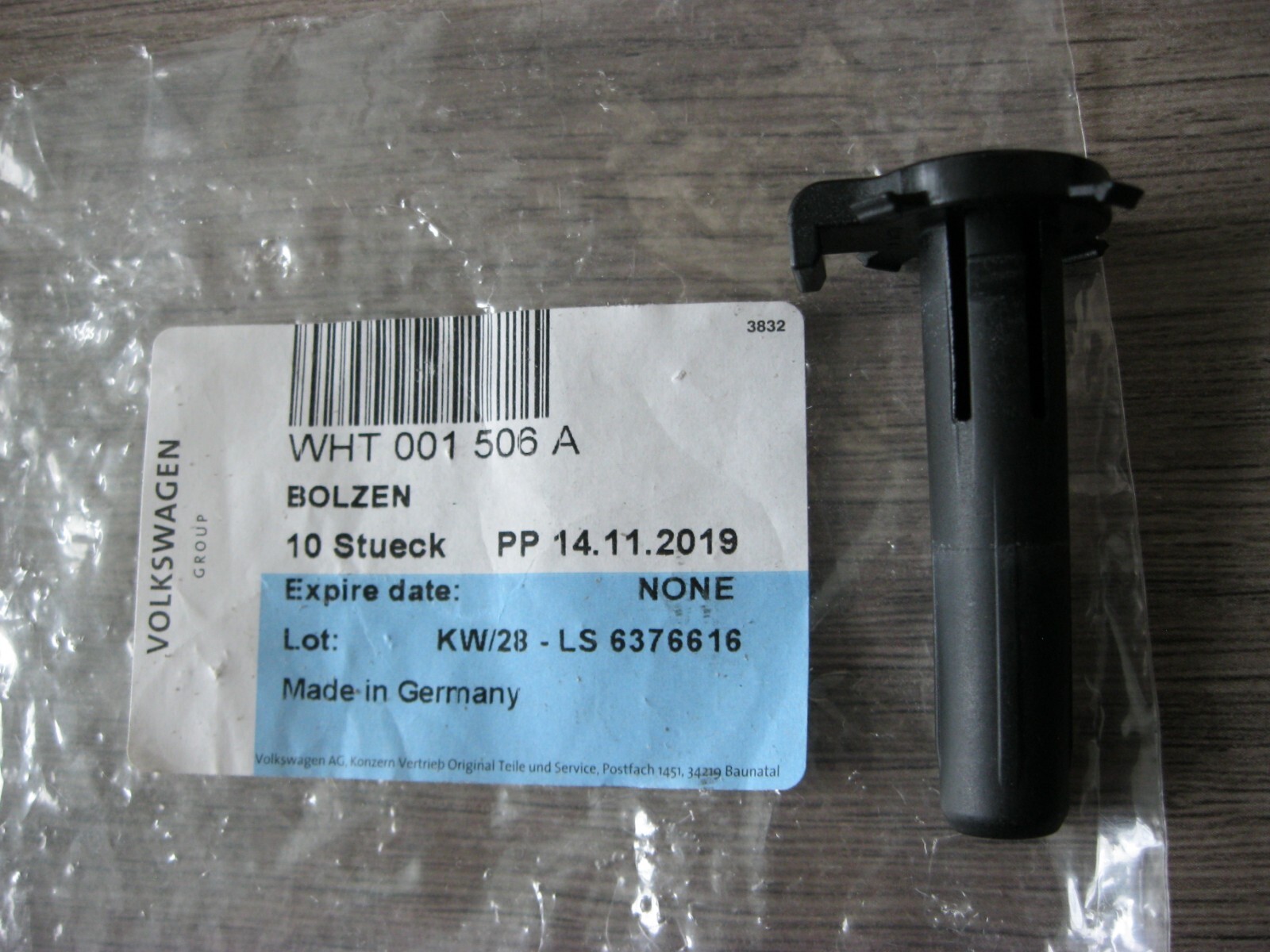 VW AUDI Radiator Upper Insulator Mount GENUINE OEM 8K0121275C w/Stud ...