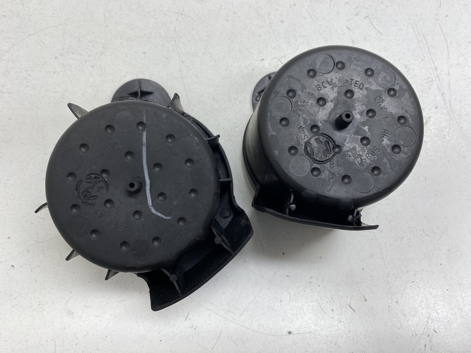 2002 - 2007 FORD FOCUS CUP HOLDER RUBBER INSERTS 02 03 04 05 06 07 L26 ...