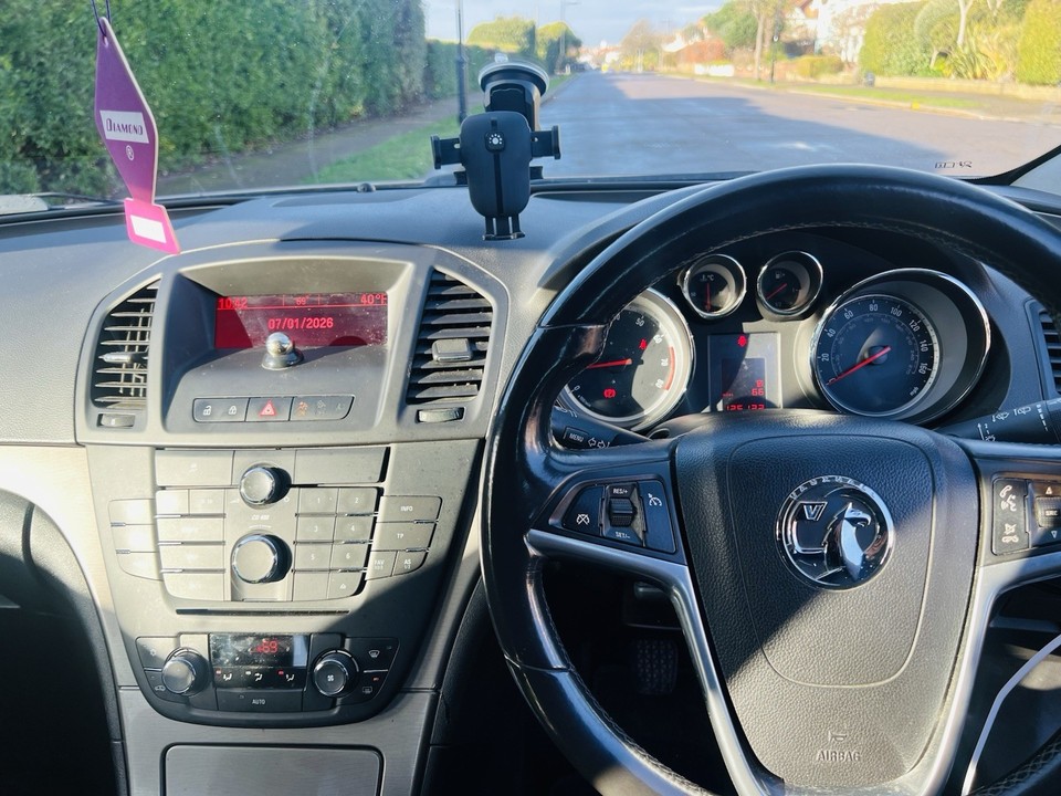 Vauxhall Insignia 2011 1.8 Petrol 6 Speed Manual CAT N Runs & Drives ...